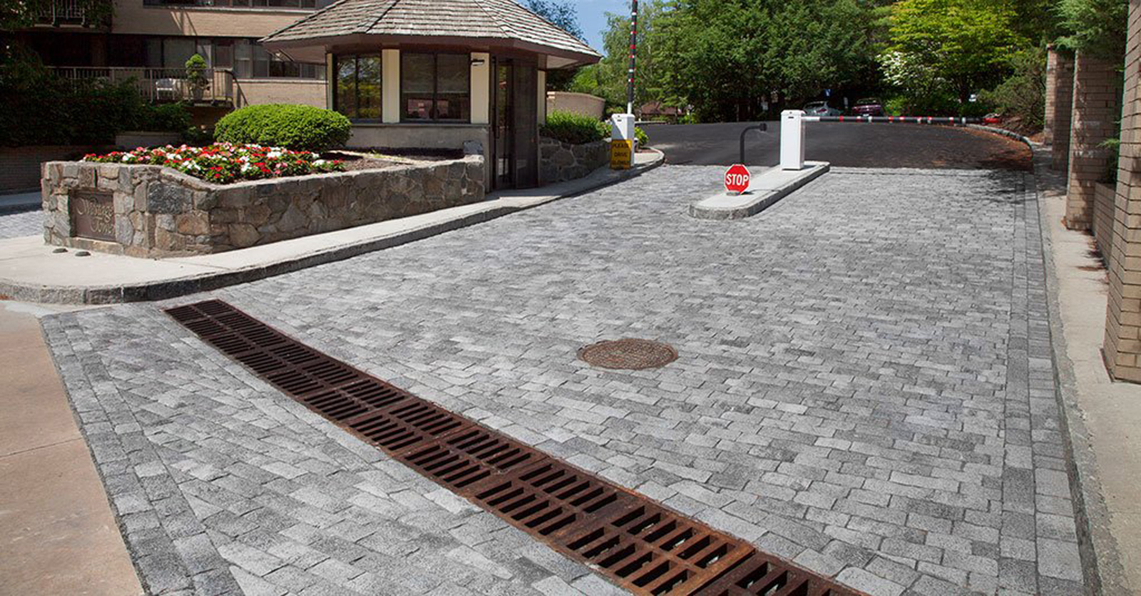 Unilock Tribeca Cobble™ Paver | Landscape Architect