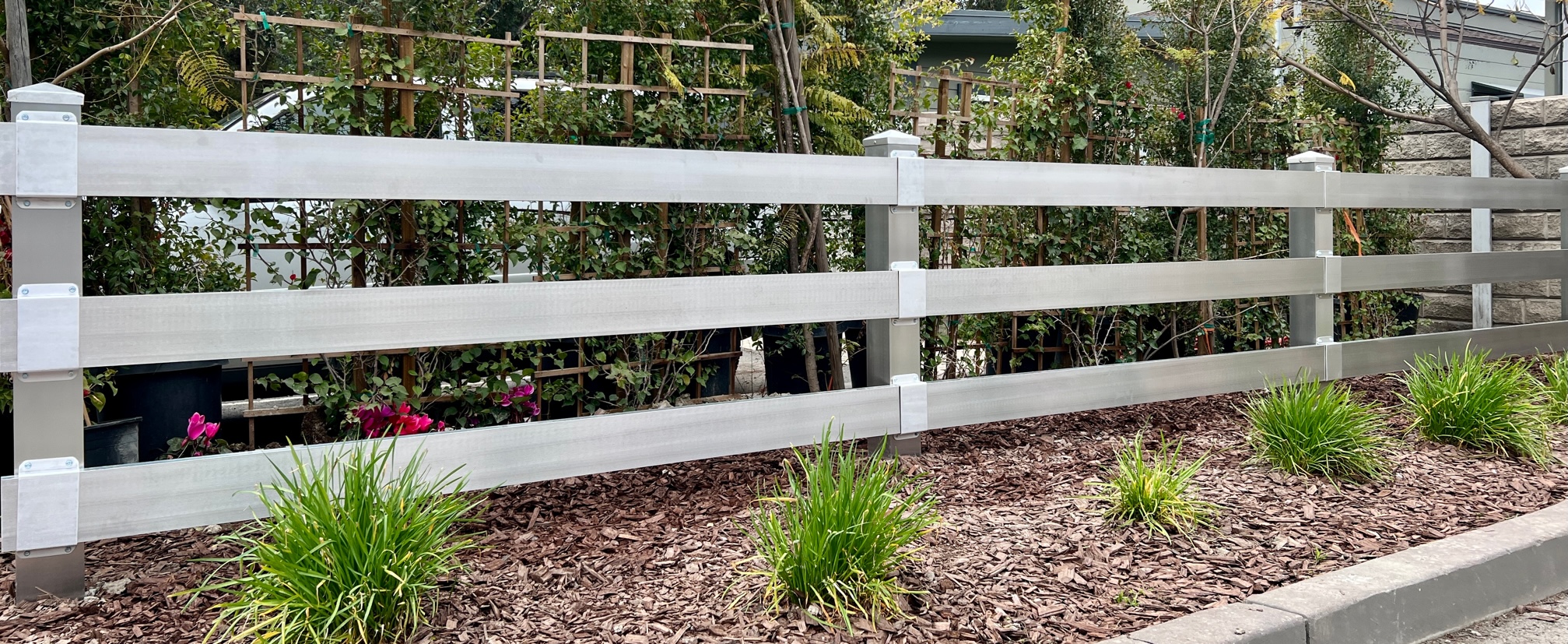 Greenfield Metal Systems, Inc. ALUMINUM RANCH RAIL | Landscape Architect